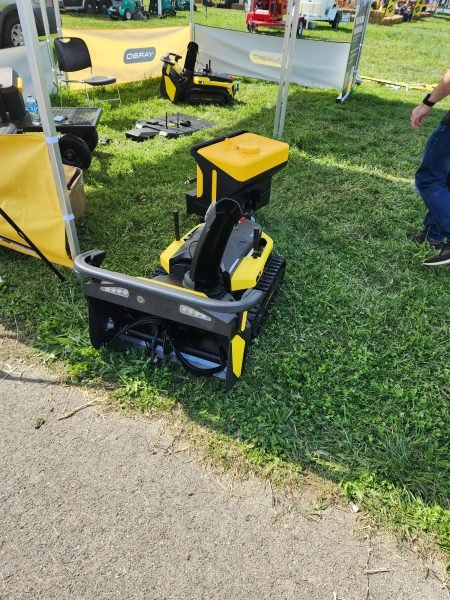 Yarbo M1 Lawn Mower Review - Mowing Magic